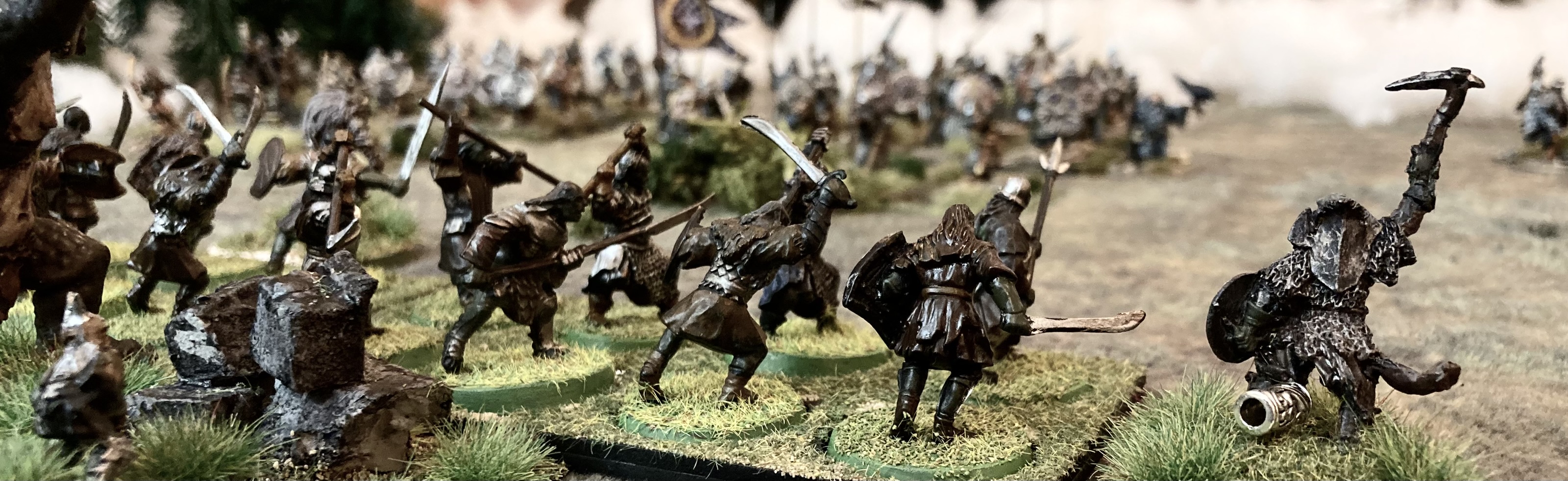 Battle in the Mist: Dwarves vs Orcs in Middle-earth – mogsymakes